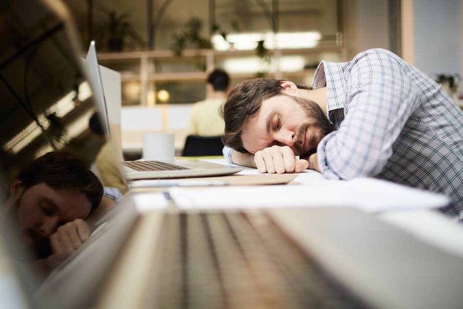 Why We Often Feel Constantly Tired — And What Actually Helps